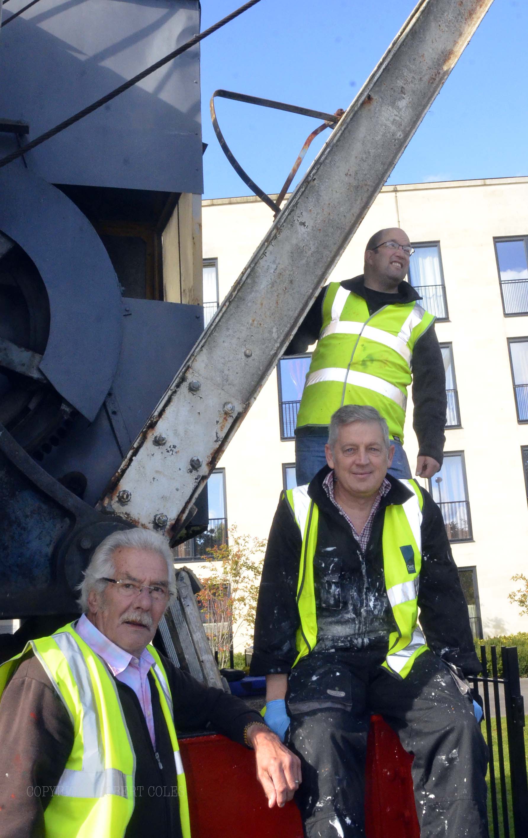 Riverside crane is a painting marathon. – BATH NEWSEUM